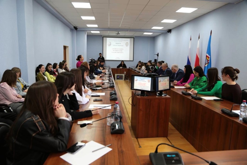 Russian scientist, mechanical engineer Alexander Linkov met with the ...